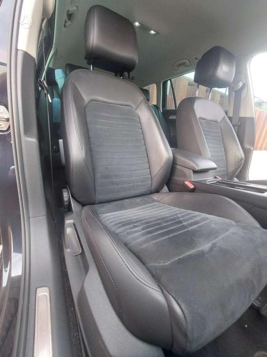 Black Volkswagen Passat 2016 in Kaunas, with an engine capacity of 1.40 L and mileage of 278 thousand km for 11300 €, photo 17 on AUTOMOTO.COM.LV
