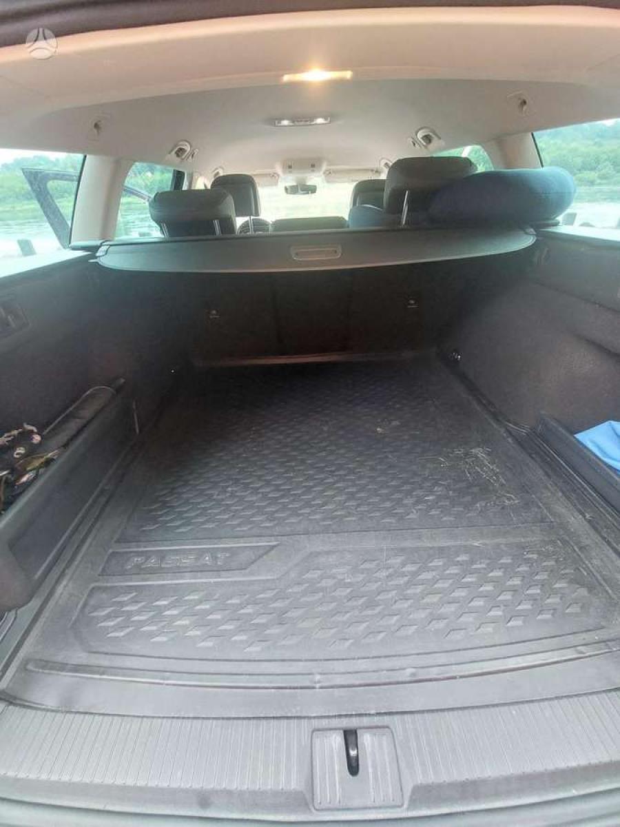 Black Volkswagen Passat 2016 in Kaunas, with an engine capacity of 1.40 L and mileage of 278 thousand km for 11300 €, photo 18 on AUTOMOTO.COM.LV