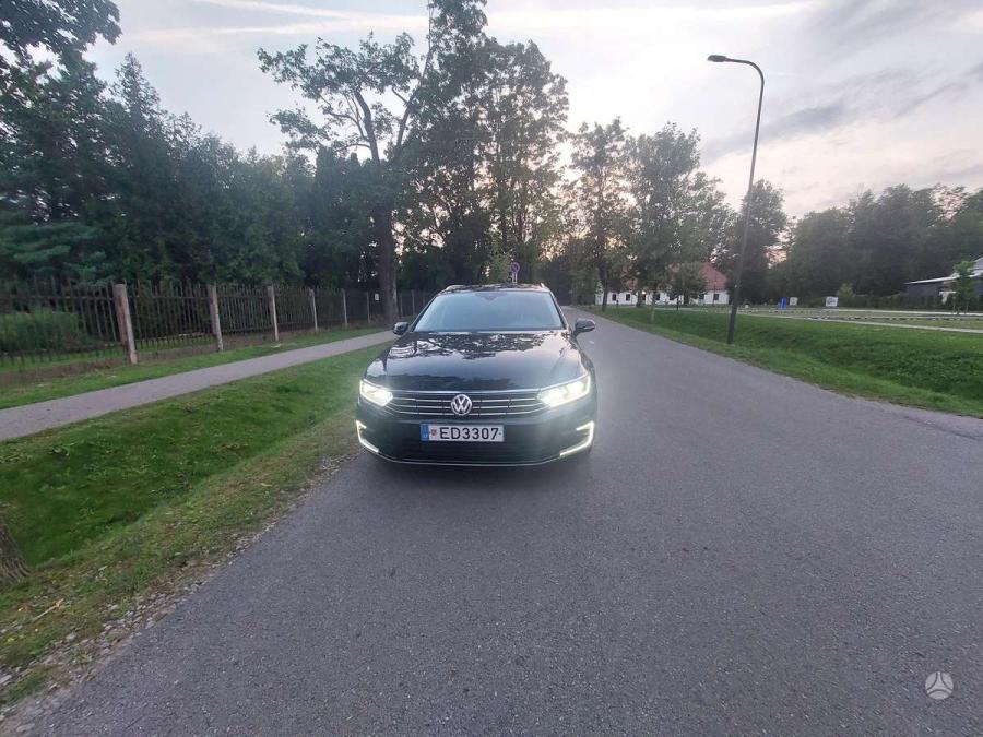 Black Volkswagen Passat 2016 in Kaunas, with an engine capacity of 1.40 L and mileage of 278 thousand km for 11300 €, photo 25 on AUTOMOTO.COM.LV