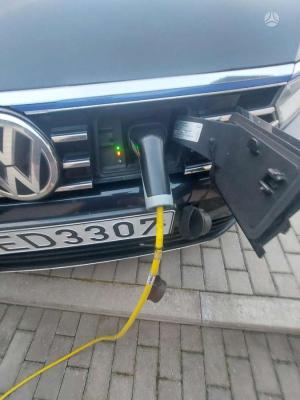 Black Volkswagen Passat 2016 in Kaunas, with an engine capacity of 1.40 L and mileage of 278 thousand km for 11300 €, photo 27 on AUTOMOTO.COM.LV