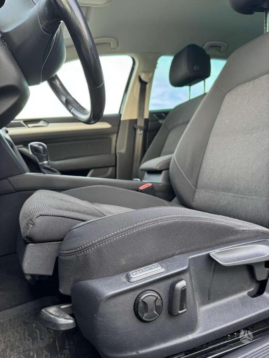 Melns Volkswagen Passat 2016 Klaipėda, ar dzinēja tilpumu 1.97 L un nobraukumu 376 tūkst. km par 6800 €, foto 15 vietnē AUTOMOTO.COM.LV