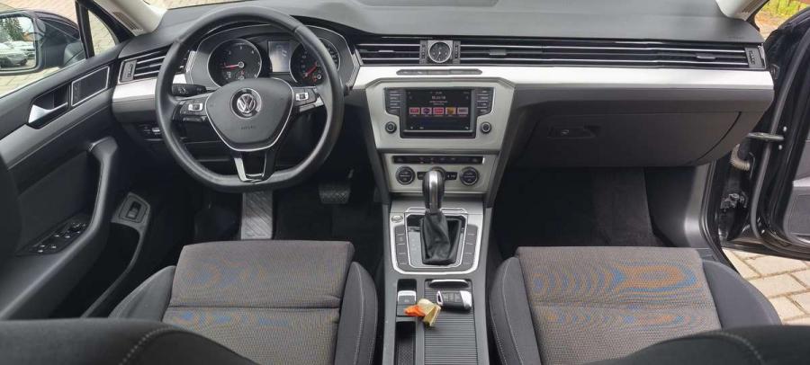 Black Volkswagen Passat 2016 in Taurage, with an engine capacity of 1.60 L and mileage of 290 thousand km for 7200 €, photo 8 on AUTOMOTO.COM.LV