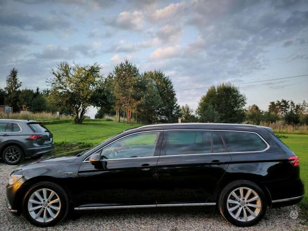 Volkswagen Passat 2016 in Trakai on AUTOMOTO.COM.LV Black Volkswagen Passat 2016 in Trakai, with an engine capacity of 1.97 L and mileage of 297 thousand km for 7690 €, photo 6 on AUTOMOTO.COM.LV