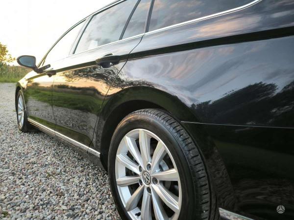 Volkswagen Passat 2016 in Trakai on AUTOMOTO.COM.LV Black Volkswagen Passat 2016 in Trakai, with an engine capacity of 1.97 L and mileage of 297 thousand km for 7690 €, photo 9 on AUTOMOTO.COM.LV