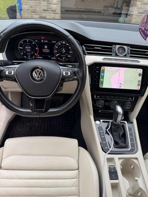 Black Volkswagen Passat 2017 in Vilnius, with an engine capacity of 1.97 L and mileage of 279 thousand km for 11200 €, photo 7 on AUTOMOTO.COM.LV