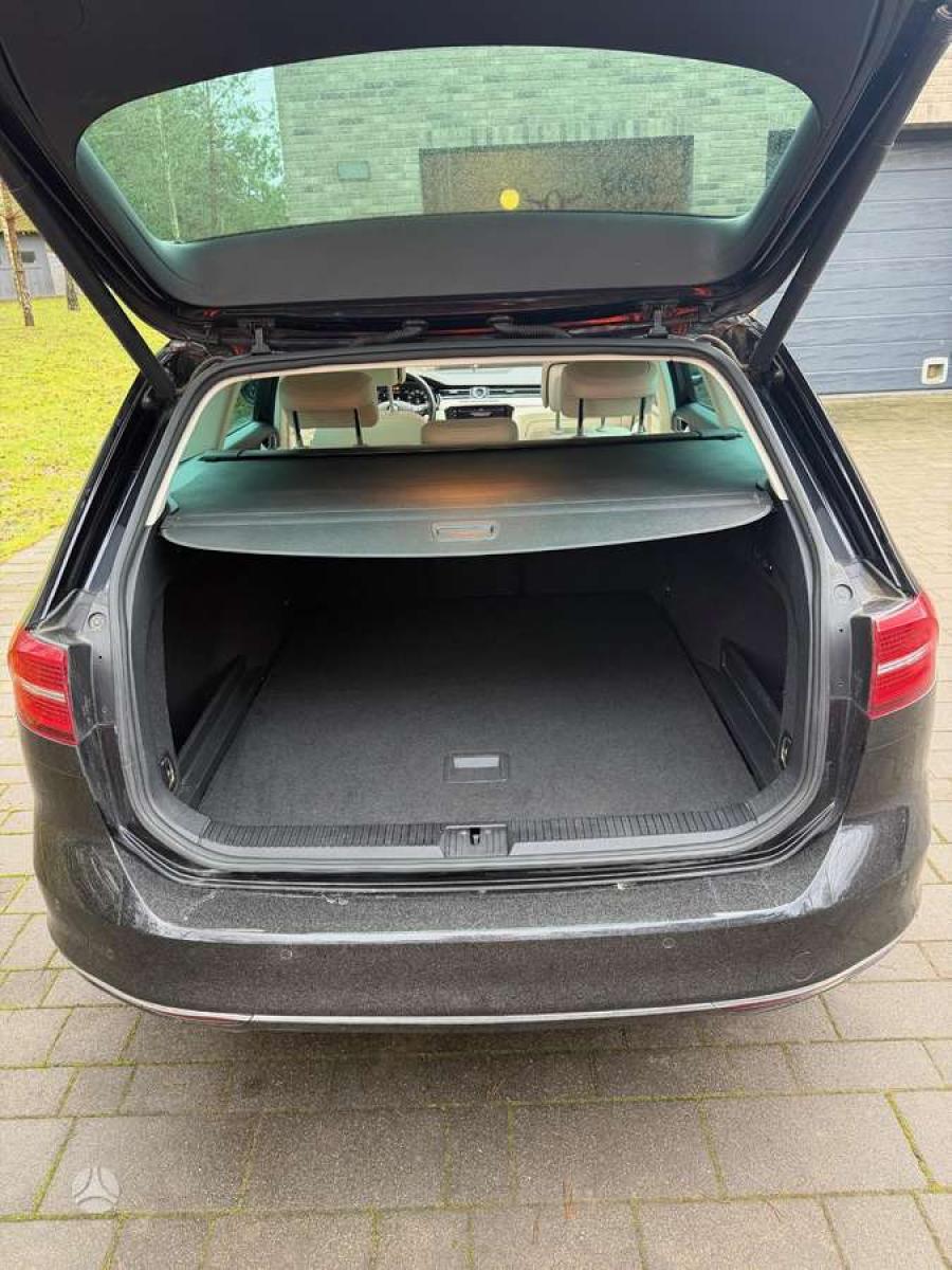 Black Volkswagen Passat 2017 in Vilnius, with an engine capacity of 1.97 L and mileage of 279 thousand km for 11200 €, photo 15 on AUTOMOTO.COM.LV