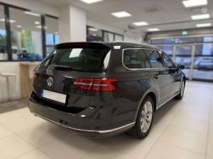 Black Volkswagen Passat 2017 in Kaunas, with an engine capacity of 1.60 L and mileage of 190 thousand km for 10500 €, photo 4 on AUTOMOTO.COM.LV
