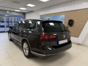 Black Volkswagen Passat 2017 in Kaunas, with an engine capacity of 1.60 L and mileage of 190 thousand km for 10500 €, photo 5 on AUTOMOTO.COM.LV