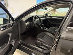 Black Volkswagen Passat 2017 in Kaunas, with an engine capacity of 1.60 L and mileage of 190 thousand km for 10500 €, photo 10 on AUTOMOTO.COM.LV