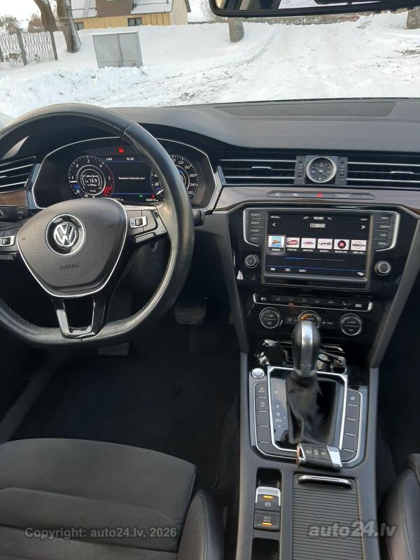 Black Volkswagen Passat 2017 in Voru, with an engine capacity of 2.00 L and mileage of 266 thousand km for 11200 €, photo 2 on AUTOMOTO.COM.LV