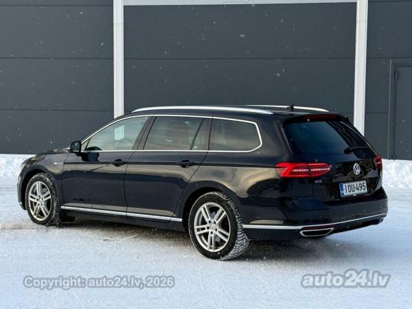 Black Volkswagen Passat 2017 in Tallinn, with an engine capacity of 1.40 L and mileage of 250 thousand km for 10900 €, photo 3 on AUTOMOTO.COM.LV