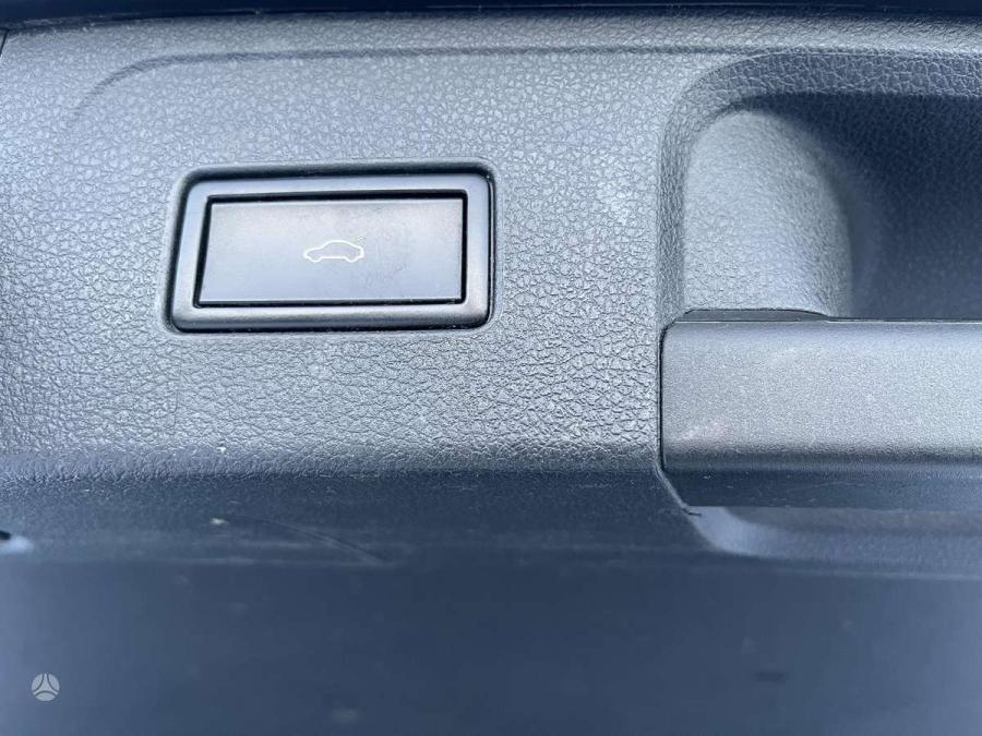 Black Volkswagen Passat 2017 in Pasvalys, with an engine capacity of 1.97 L and mileage of 280 thousand km for 11800 €, photo 14 on AUTOMOTO.COM.LV