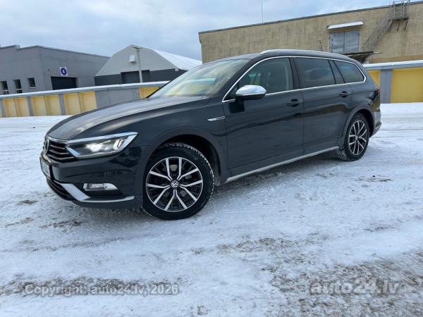 Black Volkswagen Passat 2017 in Tallinn, with an engine capacity of 2.00 L and mileage of 296 thousand km for 12599 €, photo 3 on AUTOMOTO.COM.LV