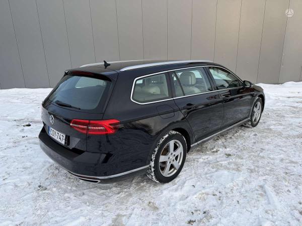 Black Volkswagen Passat 2017 in Kaunas, with an engine capacity of 1.40 L and mileage of 191 thousand km for 9900 €, photo 4 on AUTOMOTO.COM.LV