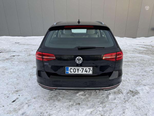 Black Volkswagen Passat 2017 in Kaunas, with an engine capacity of 1.40 L and mileage of 191 thousand km for 9900 €, photo 5 on AUTOMOTO.COM.LV