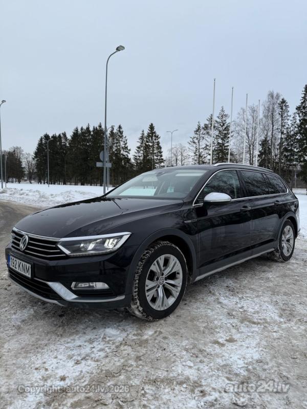 Black Volkswagen Passat 2017 in Tallinn, with an engine capacity of 2.00 L and mileage of 240 thousand km for 13900 €, photo 2 on AUTOMOTO.COM.LV
