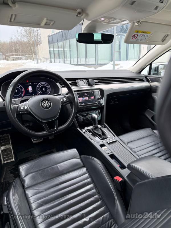 Black Volkswagen Passat 2017 in Tallinn, with an engine capacity of 2.00 L and mileage of 240 thousand km for 13900 €, photo 8 on AUTOMOTO.COM.LV
