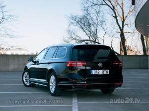 Black Volkswagen Passat 2017 in Tallinn, with an engine capacity of 1.40 L and mileage of 136 thousand km for 16500 €, photo 3 on AUTOMOTO.COM.LV