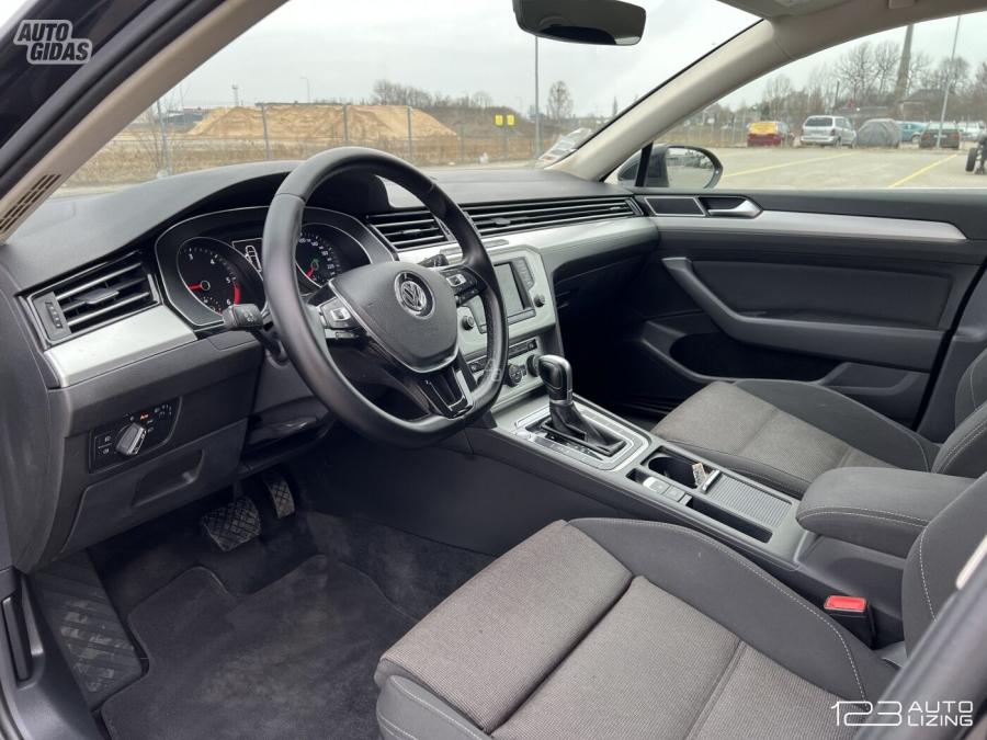 Black Volkswagen Passat 2017 in Taurage, with an engine capacity of 2.00 L and mileage of 247 thousand km for 8300 €, photo 11 on AUTOMOTO.COM.LV
