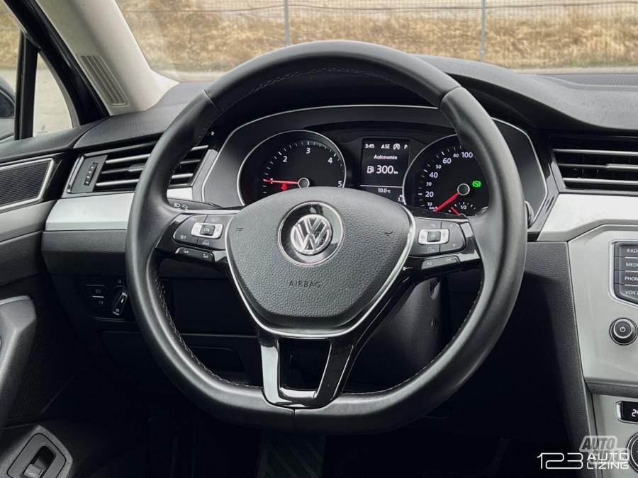 Black Volkswagen Passat 2017 in Taurage, with an engine capacity of 2.00 L and mileage of 247 thousand km for 8300 €, photo 16 on AUTOMOTO.COM.LV