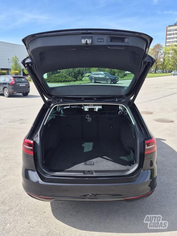 Black Volkswagen Passat 2017 in Alytus, with an engine capacity of 2.00 L and mileage of 210 thousand km for 12499 €, photo 8 on AUTOMOTO.COM.LV
