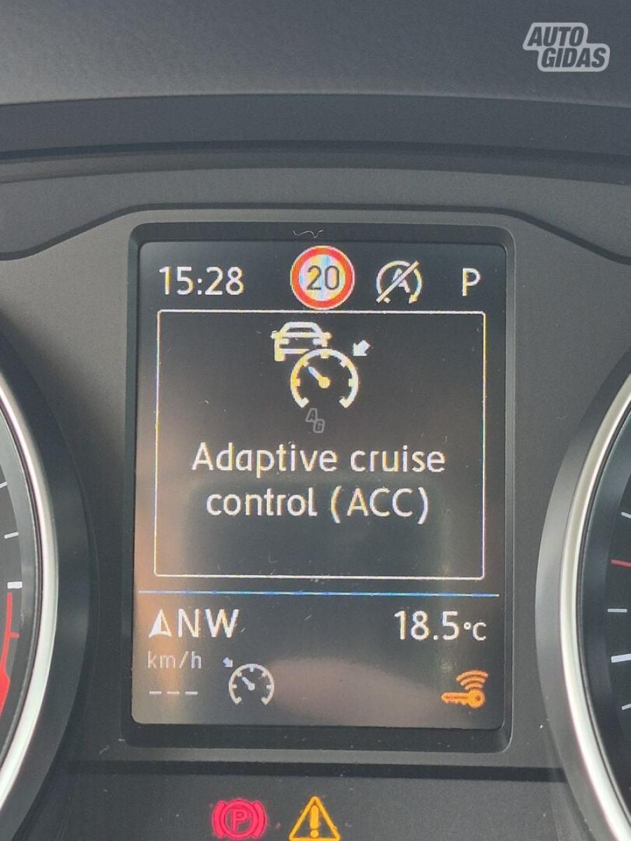 Black Volkswagen Passat 2017 in Alytus, with an engine capacity of 2.00 L and mileage of 210 thousand km for 12499 €, photo 20 on AUTOMOTO.COM.LV