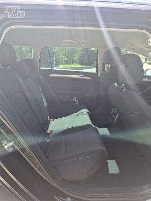 Black Volkswagen Passat 2017 in Alytus, with an engine capacity of 2.00 L and mileage of 210 thousand km for 12499 €, photo 24 on AUTOMOTO.COM.LV
