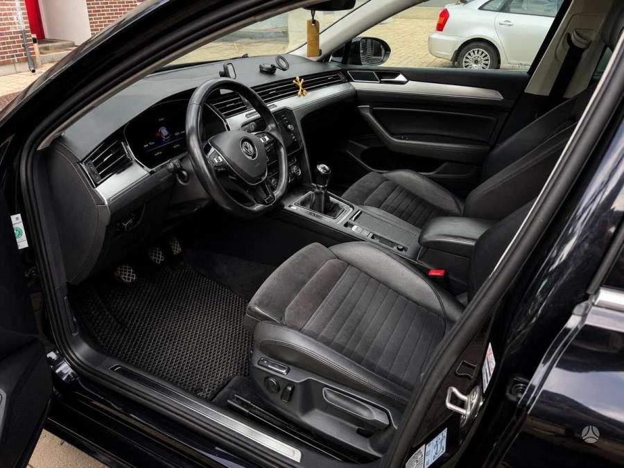 Black Volkswagen Passat 2017 in Vilnius, with an engine capacity of 2.00 L and mileage of 287 thousand km for 9900 €, photo 1 on AUTOMOTO.COM.LV