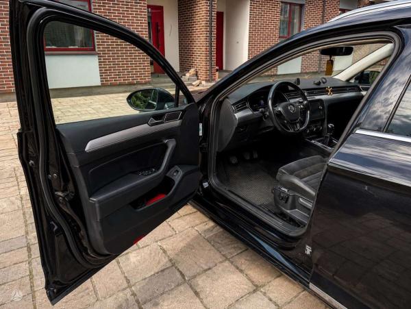 Melns Volkswagen Passat 2017 Viļņa, ar dzinēja tilpumu 2.00 L un nobraukumu 287 tūkst. km par 9900 €, foto 2 vietnē AUTOMOTO.COM.LV