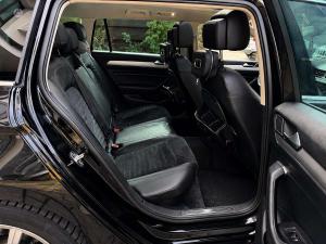Black Volkswagen Passat 2017 in Vilnius, with an engine capacity of 2.00 L and mileage of 287 thousand km for 9900 €, photo 11 on AUTOMOTO.COM.LV