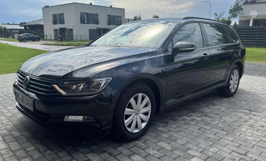 Black Volkswagen Passat 2017 in Kaunas, with an engine capacity of 1.40 L and mileage of 270 thousand km for 6700 €, photo 1 on AUTOMOTO.COM.LV