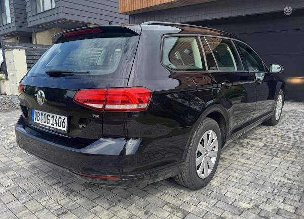Black Volkswagen Passat 2017 in Kaunas, with an engine capacity of 1.40 L and mileage of 270 thousand km for 6700 €, photo 3 on AUTOMOTO.COM.LV