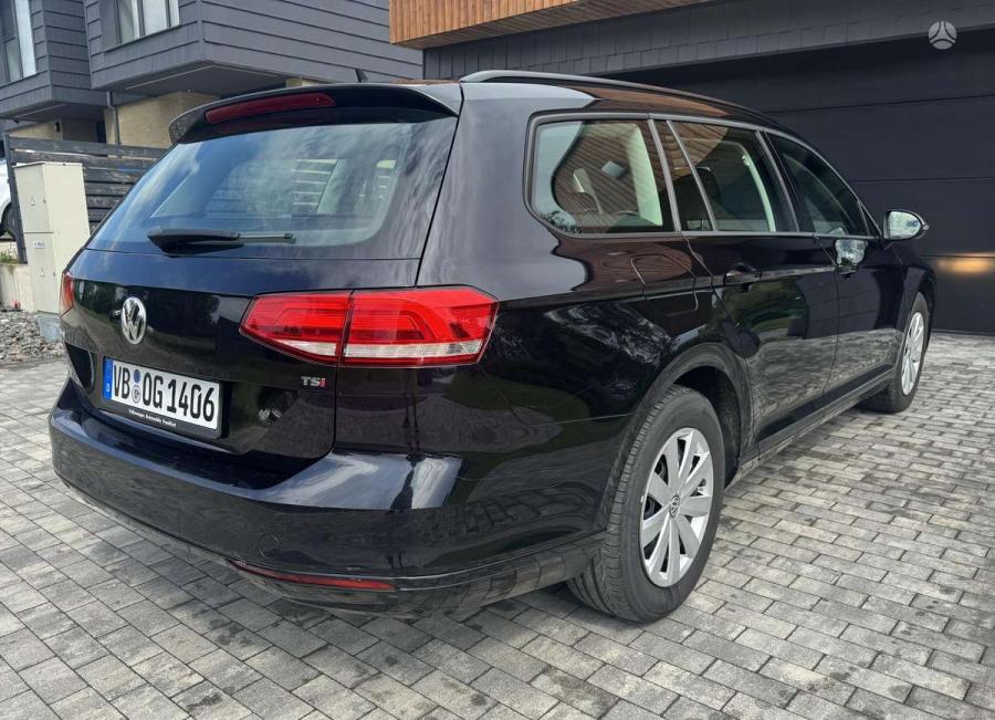 Black Volkswagen Passat 2017 in Kaunas, with an engine capacity of 1.40 L and mileage of 270 thousand km for 6700 €, photo 4 on AUTOMOTO.COM.LV