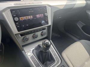 Black Volkswagen Passat 2017 in Kaunas, with an engine capacity of 1.40 L and mileage of 270 thousand km for 6700 €, photo 8 on AUTOMOTO.COM.LV