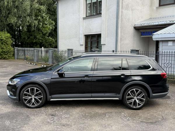 Black Volkswagen Passat 2017 in Raseiniai, with an engine capacity of 1.97 L and mileage of 245 thousand km for 13850 €, photo 6 on AUTOMOTO.COM.LV