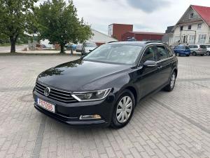 Black Volkswagen Passat 2017 in Kaunas, with an engine capacity of 1.97 L and mileage of 346 thousand km for 8600 €, photo 4 on AUTOMOTO.COM.LV