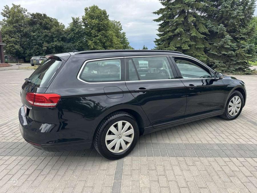Black Volkswagen Passat 2017 in Kaunas, with an engine capacity of 1.97 L and mileage of 346 thousand km for 8600 €, photo 7 on AUTOMOTO.COM.LV