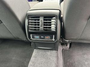 Black Volkswagen Passat 2017 in Kaunas, with an engine capacity of 1.97 L and mileage of 346 thousand km for 8600 €, photo 12 on AUTOMOTO.COM.LV