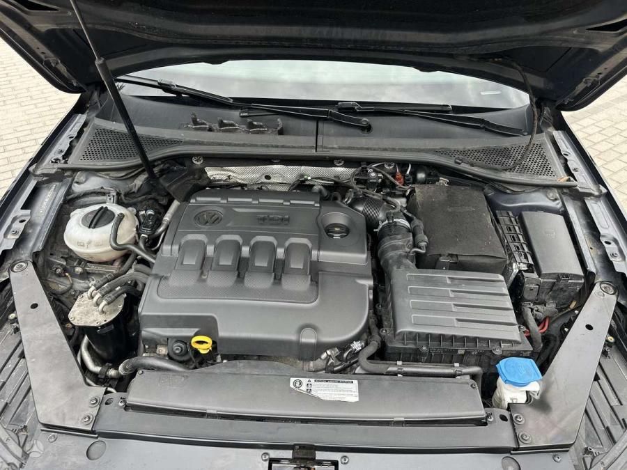 Black Volkswagen Passat 2017 in Kaunas, with an engine capacity of 1.97 L and mileage of 346 thousand km for 8600 €, photo 17 on AUTOMOTO.COM.LV