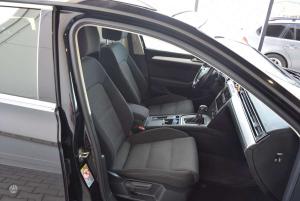 Black Volkswagen Passat 2017 in Vilnius, with an engine capacity of 1.60 L and mileage of 277 thousand km for 8600 €, photo 9 on AUTOMOTO.COM.LV