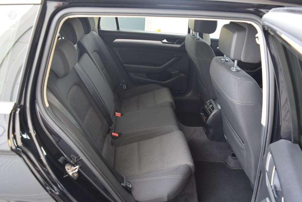 Black Volkswagen Passat 2017 in Vilnius, with an engine capacity of 1.60 L and mileage of 277 thousand km for 8600 €, photo 9 on AUTOMOTO.COM.LV