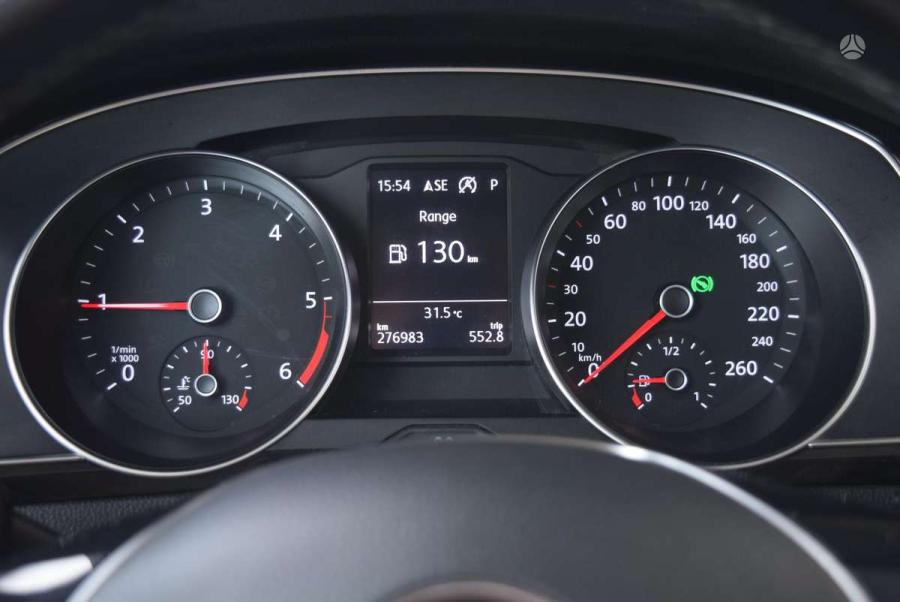 Black Volkswagen Passat 2017 in Vilnius, with an engine capacity of 1.60 L and mileage of 277 thousand km for 8600 €, photo 17 on AUTOMOTO.COM.LV