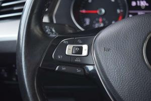 Black Volkswagen Passat 2017 in Vilnius, with an engine capacity of 1.60 L and mileage of 277 thousand km for 8600 €, photo 18 on AUTOMOTO.COM.LV