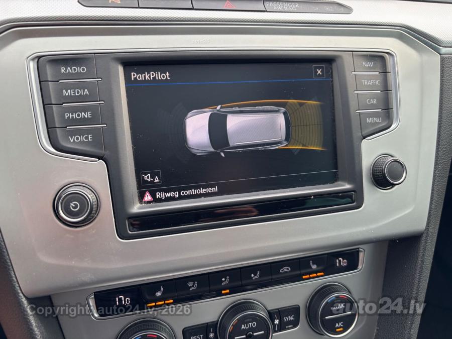 Black Volkswagen Passat 2017 in Paide, with an engine capacity of 1.60 L and mileage of 286 thousand km for 9290 €, photo 22 on AUTOMOTO.COM.LV