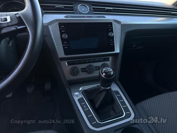 Black Volkswagen Passat 2017 in Tallinn, with an engine capacity of 1.60 L and mileage of 198 thousand km for 13000 €, photo 7 on AUTOMOTO.COM.LV