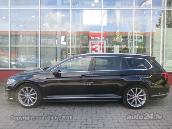 Black Volkswagen Passat 2017 in Tartu, with an engine capacity of 2.00 L and mileage of 223 thousand km for 13990 €, photo 4 on AUTOMOTO.COM.LV