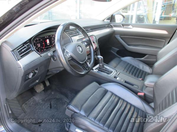 Black Volkswagen Passat 2017 in Tartu, with an engine capacity of 2.00 L and mileage of 223 thousand km for 13990 €, photo 8 on AUTOMOTO.COM.LV