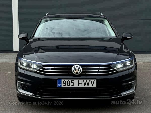 Black Volkswagen Passat 2017 in Tallinn, with an engine capacity of 1.40 L and mileage of 255 thousand km for 9490 €, photo 3 on AUTOMOTO.COM.LV