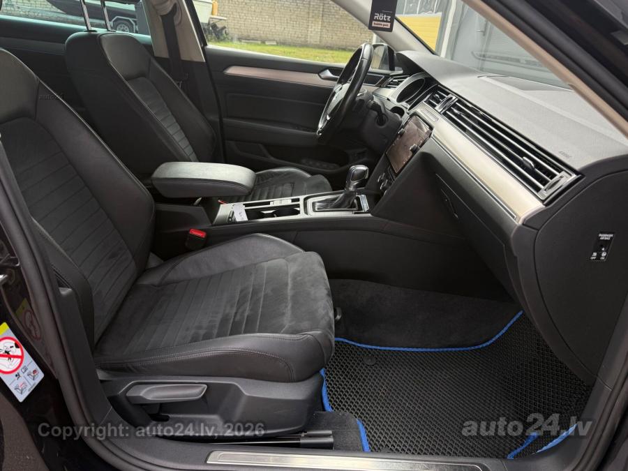 Black Volkswagen Passat 2017 in Tallinn, with an engine capacity of 1.40 L and mileage of 255 thousand km for 9490 €, photo 10 on AUTOMOTO.COM.LV