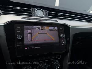 Black Volkswagen Passat 2017 in Tallinn, with an engine capacity of 1.40 L and mileage of 255 thousand km for 9490 €, photo 15 on AUTOMOTO.COM.LV